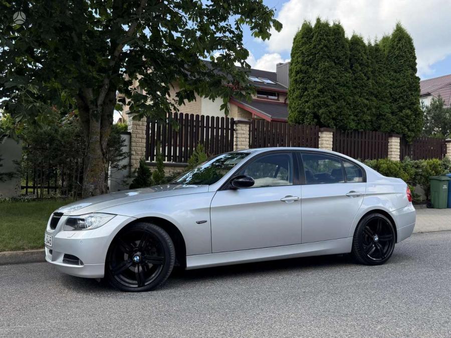 Grey BMW 320 2010 in Vilnius, with an engine capacity of 2.00 L and mileage of 180 thousand km for 5450 €, photo 7 on AUTOMOTO.COM.LV