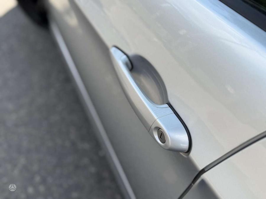 Grey BMW 320 2010 in Vilnius, with an engine capacity of 2.00 L and mileage of 180 thousand km for 5450 €, photo 10 on AUTOMOTO.COM.LV