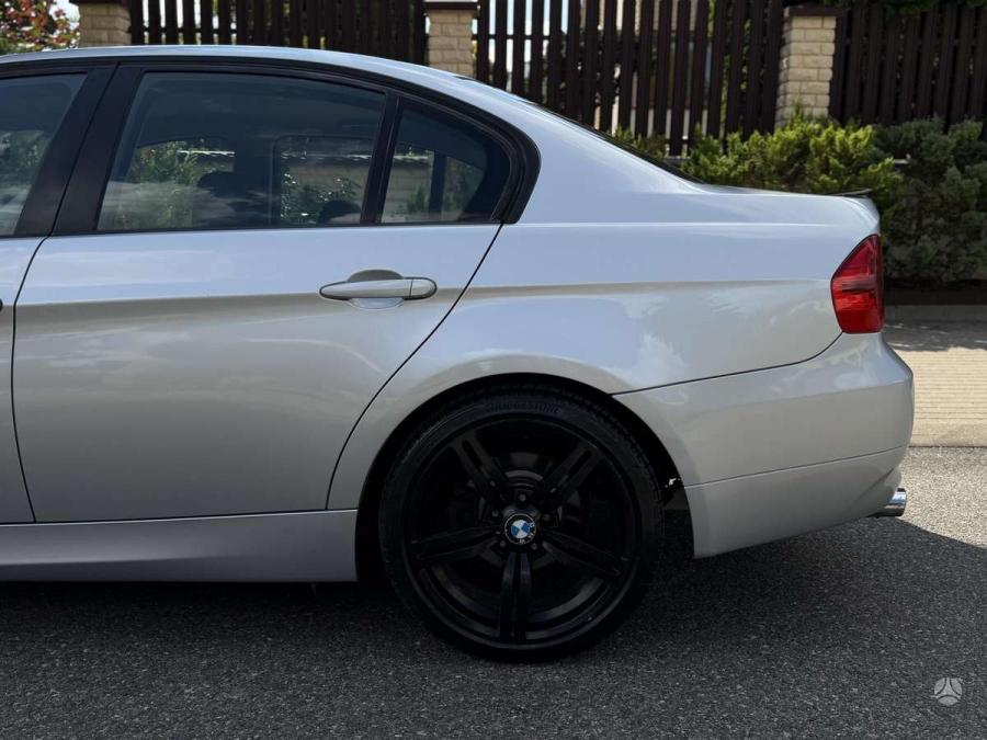 Grey BMW 320 2010 in Vilnius, with an engine capacity of 2.00 L and mileage of 180 thousand km for 5450 €, photo 14 on AUTOMOTO.COM.LV