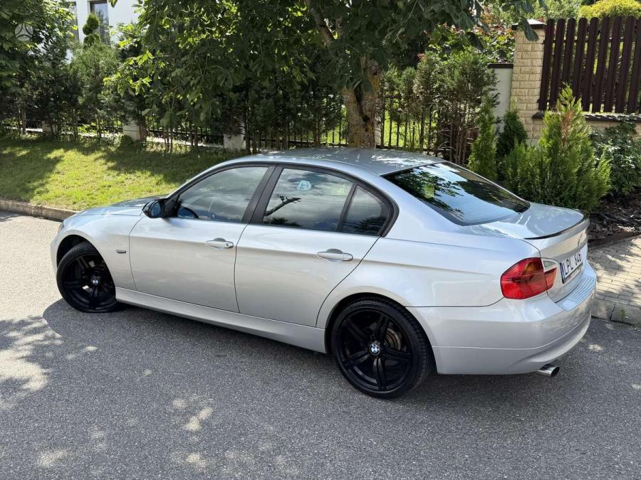 Grey BMW 320 2010 in Vilnius, with an engine capacity of 2.00 L and mileage of 180 thousand km for 5450 €, photo 18 on AUTOMOTO.COM.LV