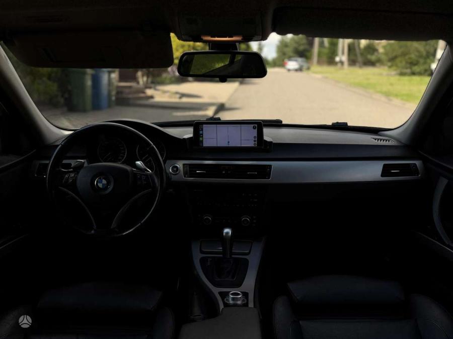 Grey BMW 320 2010 in Vilnius, with an engine capacity of 2.00 L and mileage of 180 thousand km for 5450 €, photo 43 on AUTOMOTO.COM.LV