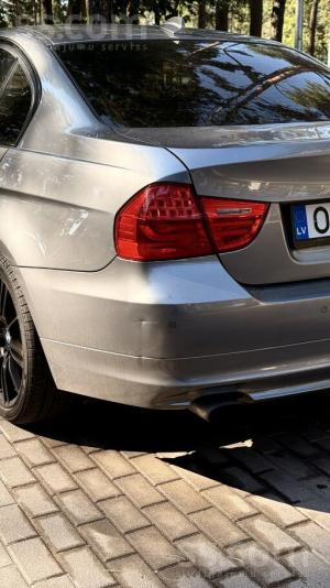Grey BMW 320 2010 in Riga, with an engine capacity of 2.00 L and mileage of 316 thousand km for 5900 €, photo 9 on AUTOMOTO.COM.LV