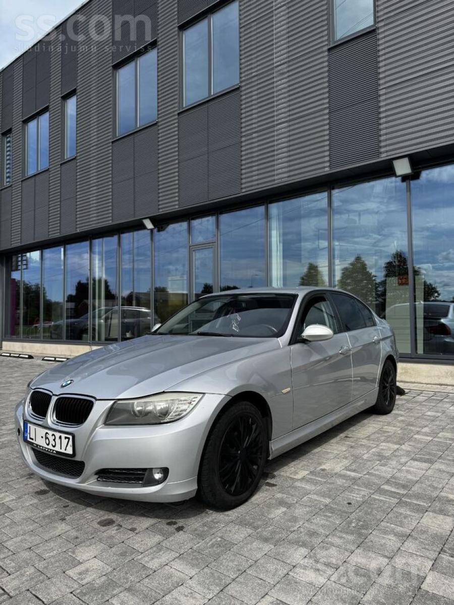 Grey BMW 320 2010 in Riga, with an engine capacity of 2.00 L and mileage of 262 thousand km for 3100 €, photo 1 on AUTOMOTO.COM.LV