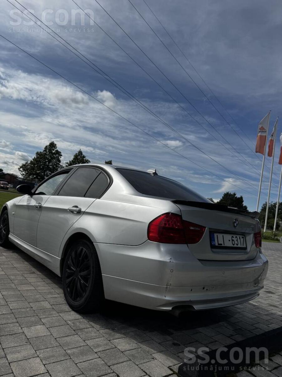 Grey BMW 320 2010 in Riga, with an engine capacity of 2.00 L and mileage of 262 thousand km for 3100 €, photo 4 on AUTOMOTO.COM.LV