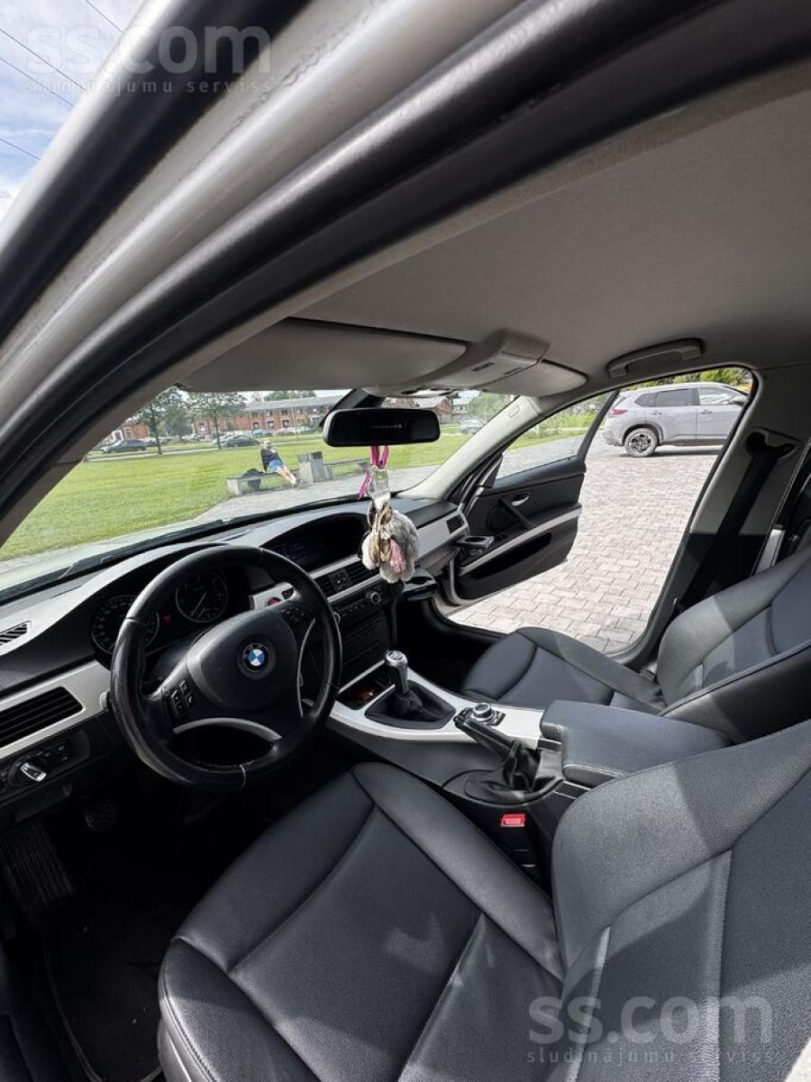 Grey BMW 320 2010 in Riga, with an engine capacity of 2.00 L and mileage of 262 thousand km for 3100 €, photo 9 on AUTOMOTO.COM.LV