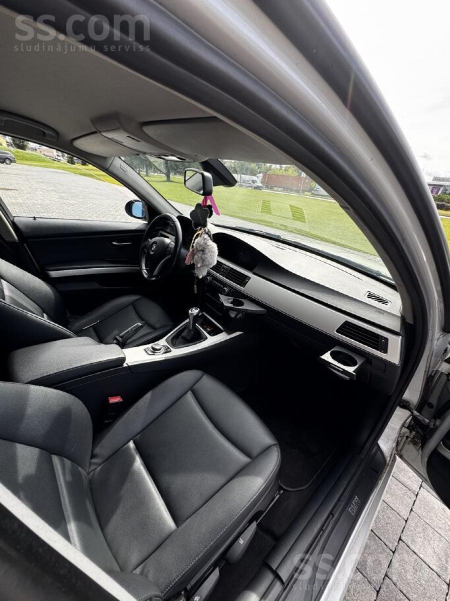 Grey BMW 320 2010 in Riga, with an engine capacity of 2.00 L and mileage of 262 thousand km for 3100 €, photo 10 on AUTOMOTO.COM.LV