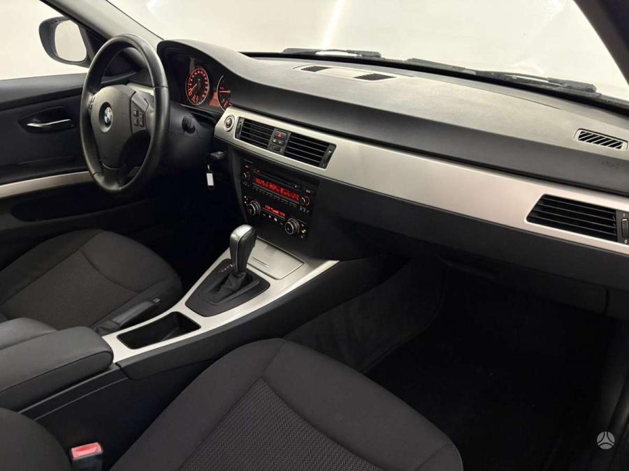 Grey BMW 320 2010 in Marijampole, with an engine capacity of 2.00 L and mileage of 242 thousand km for 4350 €, photo 11 on AUTOMOTO.COM.LV