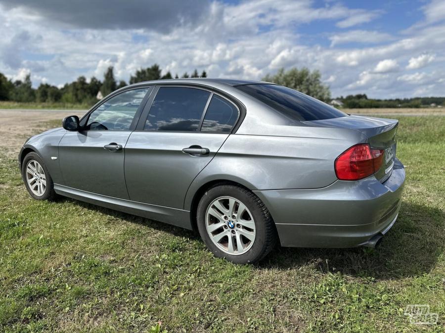 Pelēks BMW 320 2010 Panevēža, ar dzinēja tilpumu 2.00 L un nobraukumu 364 tūkst. km par 4000 €, foto 3 vietnē AUTOMOTO.COM.LV