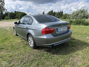 Pelēks BMW 320 2010 Panevēža, ar dzinēja tilpumu 2.00 L un nobraukumu 364 tūkst. km par 4000 €, foto 4 vietnē AUTOMOTO.COM.LV