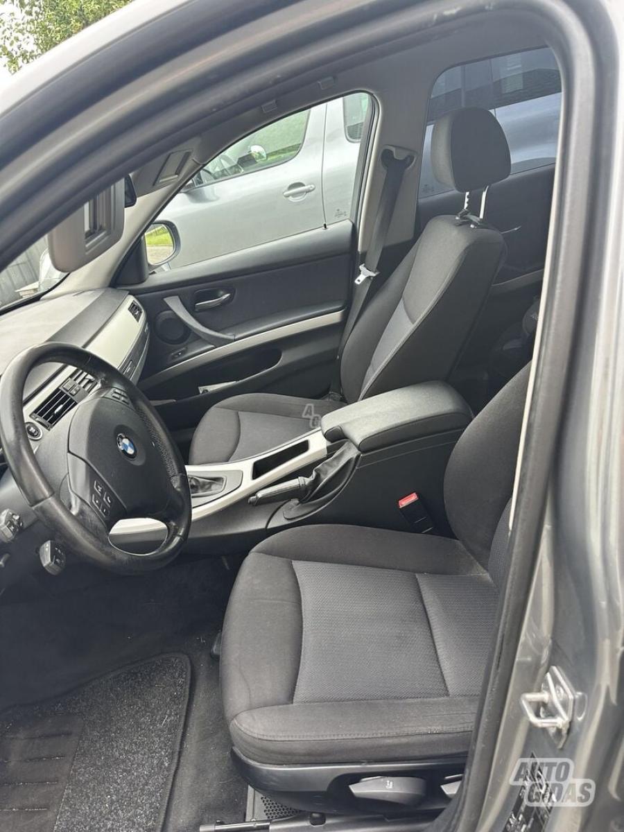 Pelēks BMW 320 2010 Panevēža, ar dzinēja tilpumu 2.00 L un nobraukumu 364 tūkst. km par 4000 €, foto 8 vietnē AUTOMOTO.COM.LV