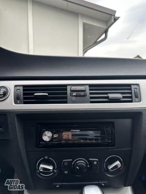 Pelēks BMW 320 2010 Panevēža, ar dzinēja tilpumu 2.00 L un nobraukumu 364 tūkst. km par 4000 €, foto 10 vietnē AUTOMOTO.COM.LV