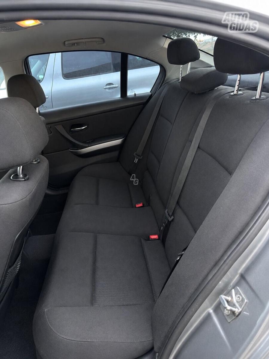 Pelēks BMW 320 2010 Panevēža, ar dzinēja tilpumu 2.00 L un nobraukumu 364 tūkst. km par 4000 €, foto 11 vietnē AUTOMOTO.COM.LV