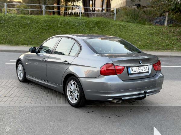БМВ 320 2010 в Вильнюс на AUTOMOTO.COM.LV Серый БМВ 320 2010 в Вильнюс, объемом двигателя 2.00 л и пробегом 242 тыс. км за 5000 €, фото 5 на AUTOMOTO.COM.LV