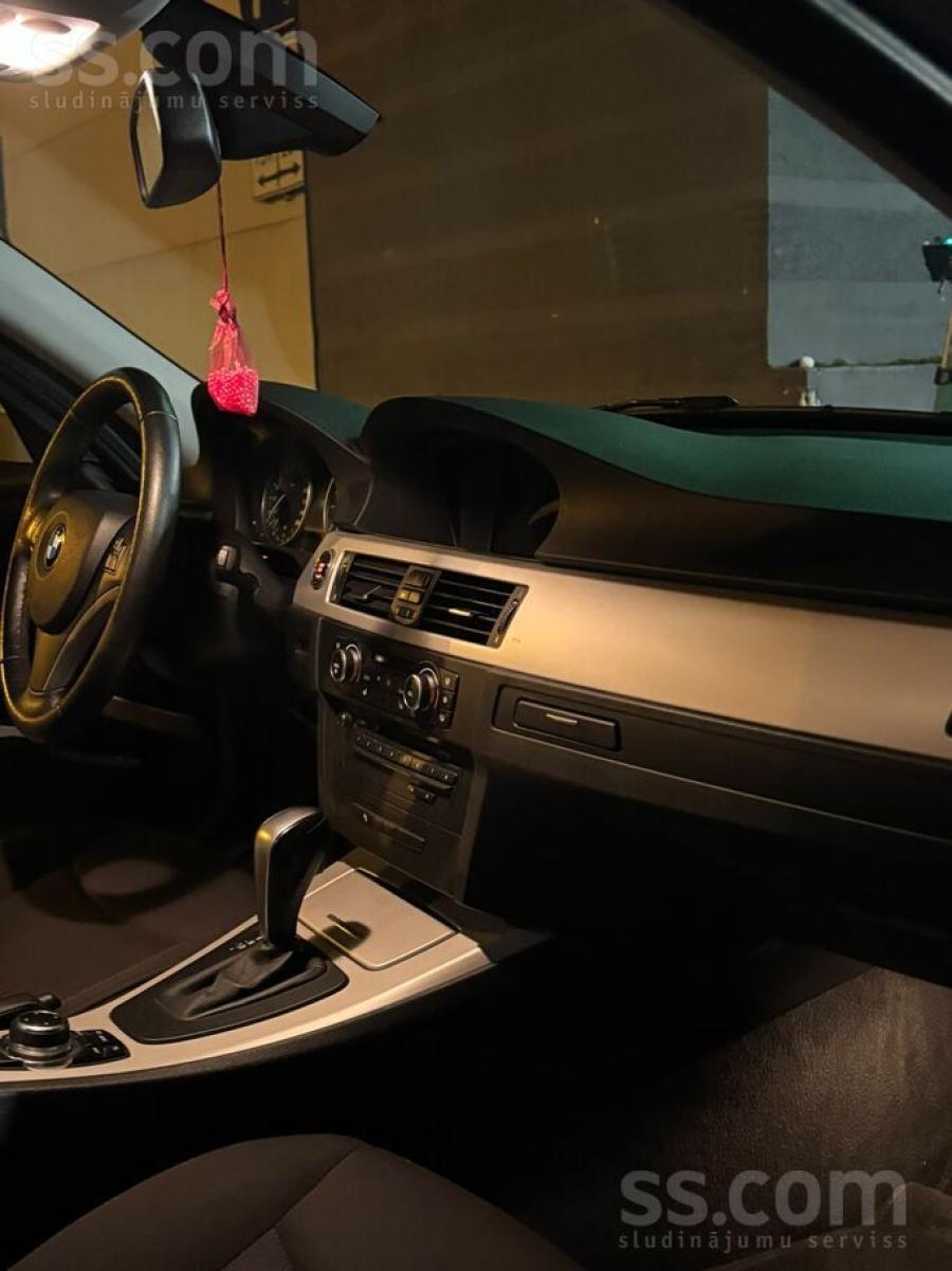 Pelēks BMW 320 2010 Rīga, ar dzinēja tilpumu 2.00 L un nobraukumu 228 tūkst. km par 7000 €, foto 3 vietnē AUTOMOTO.COM.LV