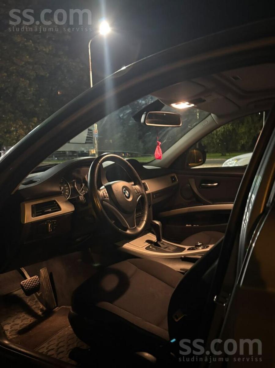 Pelēks BMW 320 2010 Rīga, ar dzinēja tilpumu 2.00 L un nobraukumu 228 tūkst. km par 7000 €, foto 11 vietnē AUTOMOTO.COM.LV