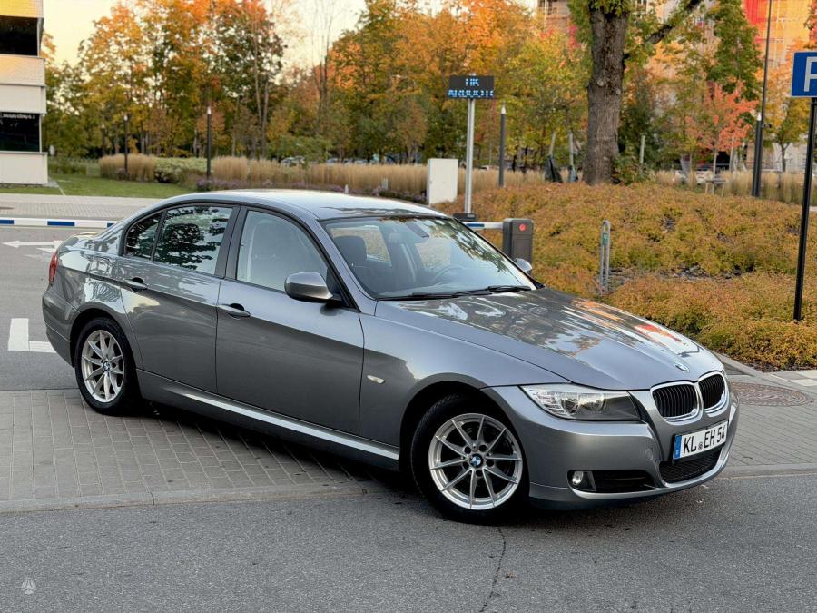 Pelēks BMW 320 2010 Viļņa, ar dzinēja tilpumu 0.00 L un nobraukumu 248 tūkst. km par 4800 €, foto 3 vietnē AUTOMOTO.COM.LV