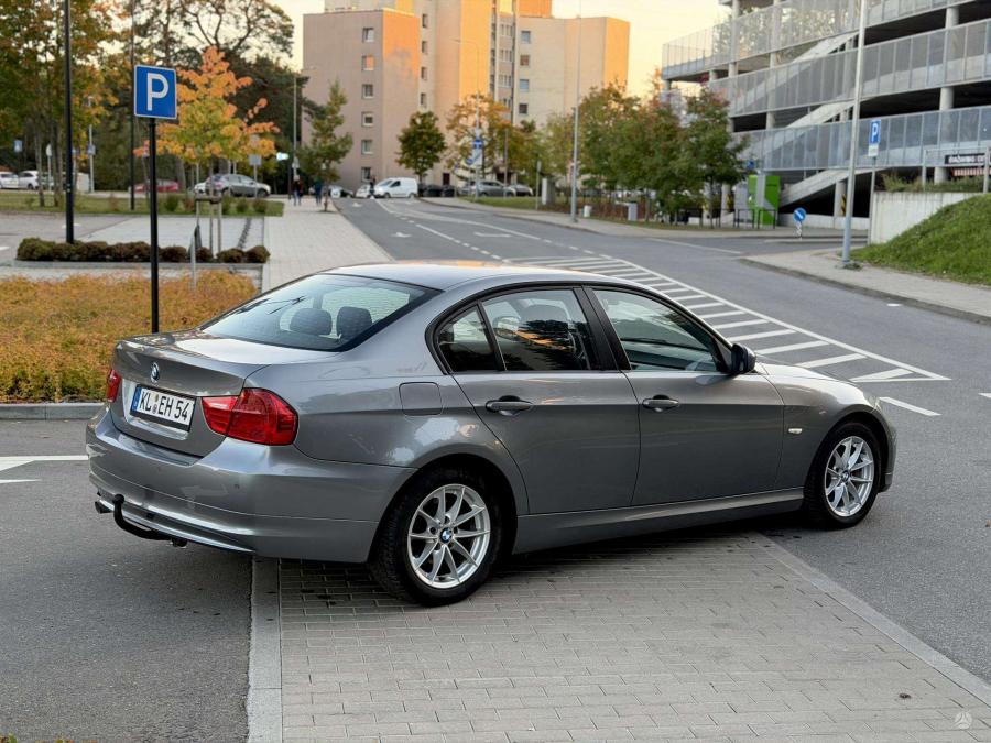Pelēks BMW 320 2010 Viļņa, ar dzinēja tilpumu 0.00 L un nobraukumu 248 tūkst. km par 4800 €, foto 6 vietnē AUTOMOTO.COM.LV