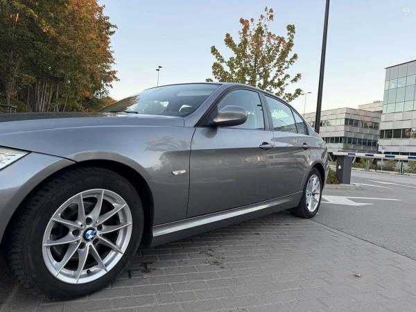 Grey BMW 320 2010 in Vilnius, with an engine capacity of 0.00 L and mileage of 248 thousand km for 4800 €, photo 8 on AUTOMOTO.COM.LV