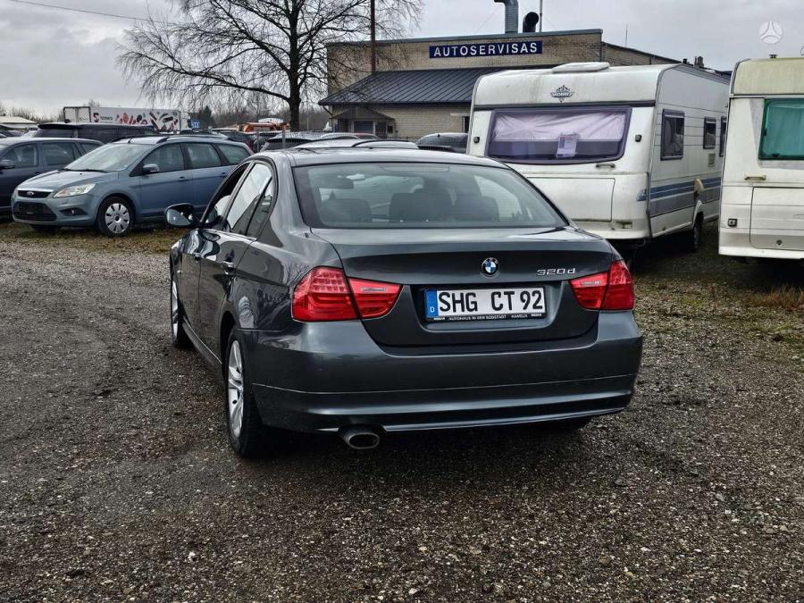 Pelēks BMW 320 2011 Kretinga, ar dzinēja tilpumu 2.00 L un nobraukumu 324 tūkst. km par 5300 €, foto 6 vietnē AUTOMOTO.COM.LV