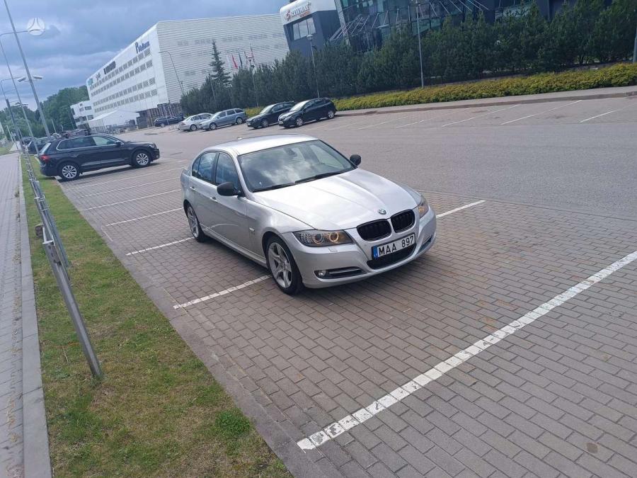 Pelēks BMW 320 2011 Viļņa, ar dzinēja tilpumu 2.00 L un nobraukumu 252 tūkst. km par 6250 €, foto 1 vietnē AUTOMOTO.COM.LV