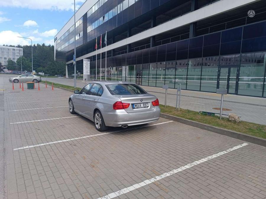 Pelēks BMW 320 2011 Viļņa, ar dzinēja tilpumu 2.00 L un nobraukumu 252 tūkst. km par 6250 €, foto 5 vietnē AUTOMOTO.COM.LV
