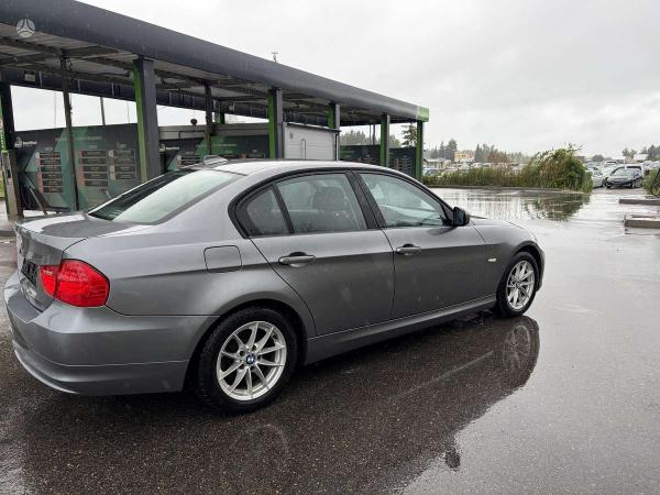 Pelēks BMW 320 2011 Utena, ar dzinēja tilpumu 2.00 L un nobraukumu 221 tūkst. km par 5500 €, foto 4 vietnē AUTOMOTO.COM.LV