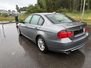 Grey BMW 320 2011 in Utena, with an engine capacity of 2.00 L and mileage of 221 thousand km for 5500 €, photo 7 on AUTOMOTO.COM.LV