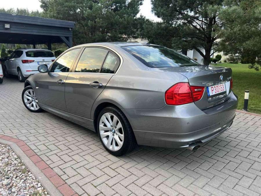 Grey BMW 320 2011 in Druskininkai, with an engine capacity of 2.00 L and mileage of 292 thousand km for 5890 €, photo 3 on AUTOMOTO.COM.LV