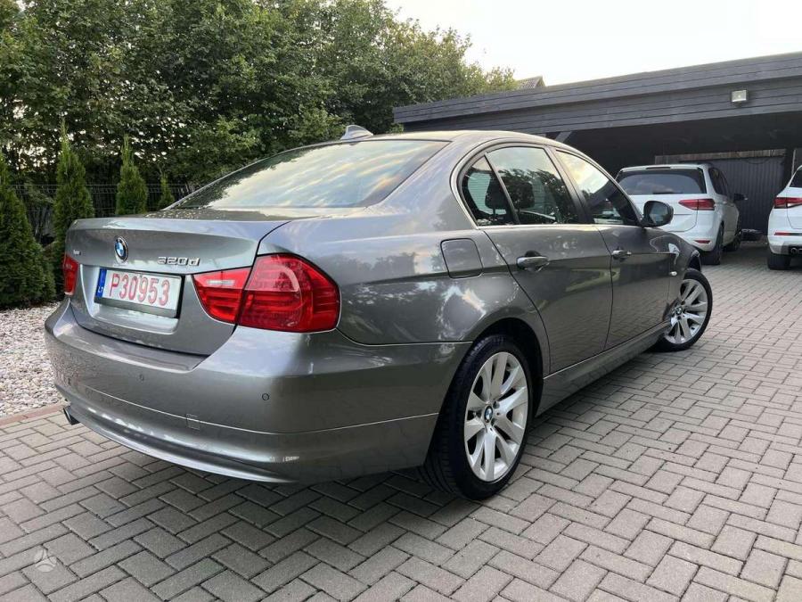 Grey BMW 320 2011 in Druskininkai, with an engine capacity of 2.00 L and mileage of 292 thousand km for 5890 €, photo 5 on AUTOMOTO.COM.LV