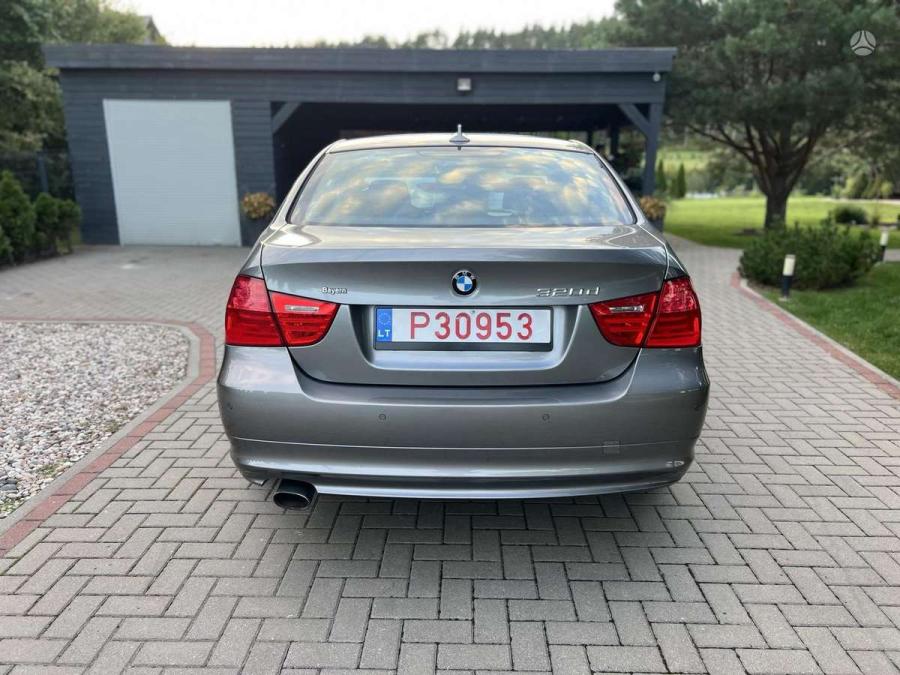 Grey BMW 320 2011 in Druskininkai, with an engine capacity of 2.00 L and mileage of 292 thousand km for 5890 €, photo 10 on AUTOMOTO.COM.LV