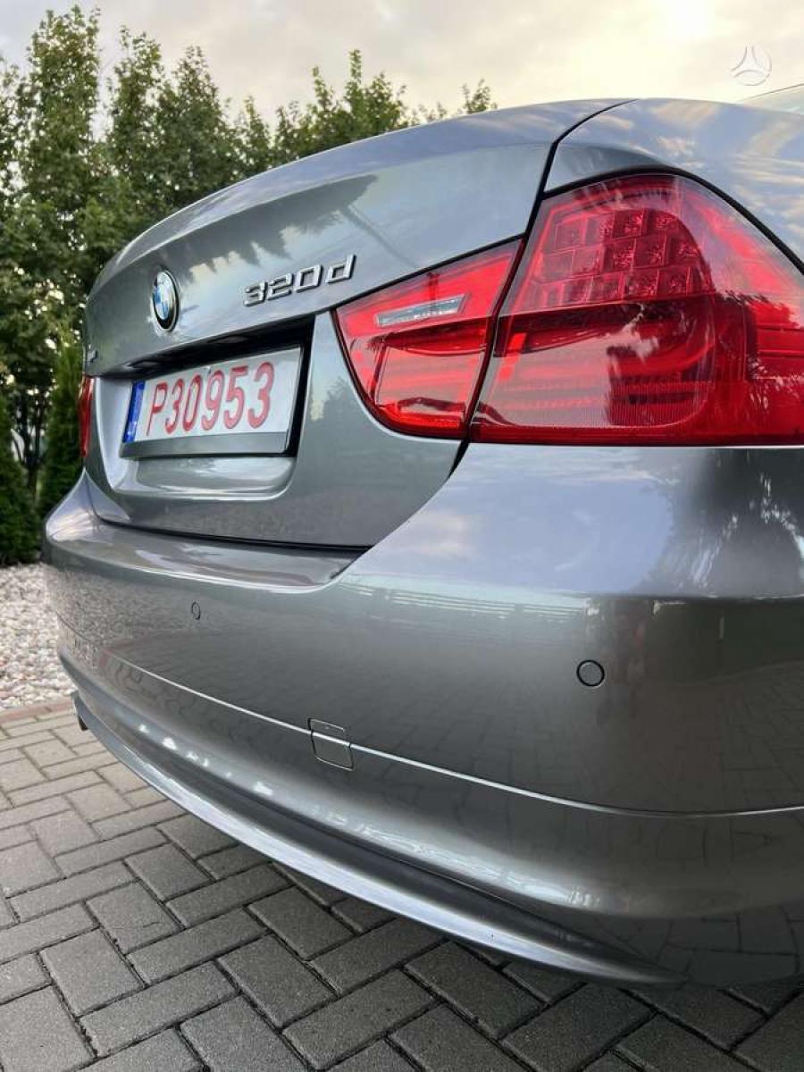 Grey BMW 320 2011 in Druskininkai, with an engine capacity of 2.00 L and mileage of 292 thousand km for 5890 €, photo 13 on AUTOMOTO.COM.LV