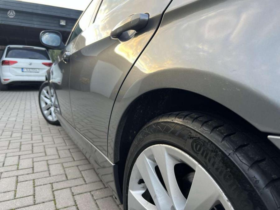 Grey BMW 320 2011 in Druskininkai, with an engine capacity of 2.00 L and mileage of 292 thousand km for 5890 €, photo 18 on AUTOMOTO.COM.LV