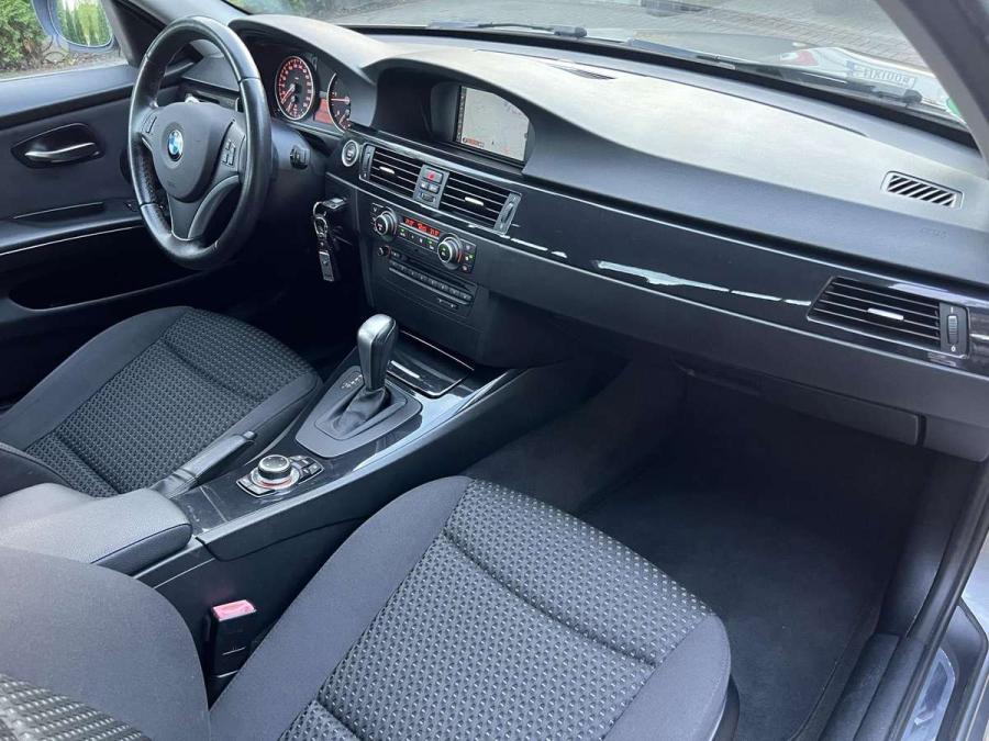Grey BMW 320 2011 in Druskininkai, with an engine capacity of 2.00 L and mileage of 292 thousand km for 5890 €, photo 20 on AUTOMOTO.COM.LV