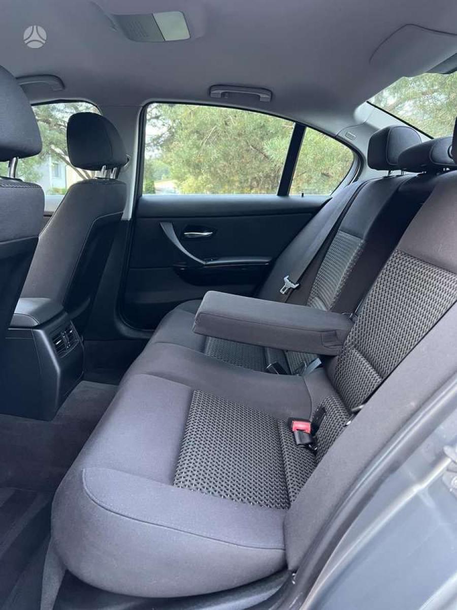 Grey BMW 320 2011 in Druskininkai, with an engine capacity of 2.00 L and mileage of 292 thousand km for 5890 €, photo 24 on AUTOMOTO.COM.LV