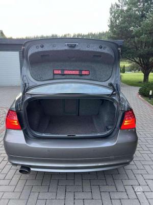 Grey BMW 320 2011 in Druskininkai, with an engine capacity of 2.00 L and mileage of 292 thousand km for 5890 €, photo 27 on AUTOMOTO.COM.LV