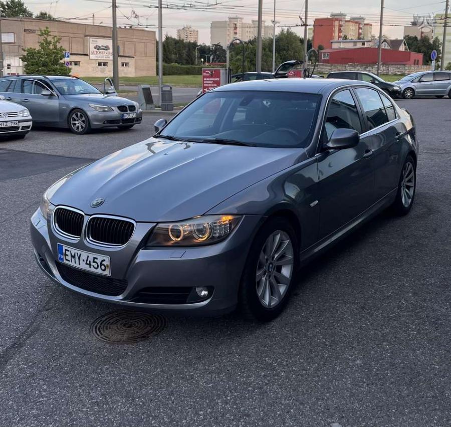 Grey BMW 320 2011 in Kaunas, with an engine capacity of 2.00 L and mileage of 200 thousand km for 5200 €, photo 3 on AUTOMOTO.COM.LV