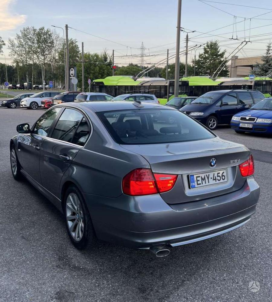 Grey BMW 320 2011 in Kaunas, with an engine capacity of 2.00 L and mileage of 200 thousand km for 5200 €, photo 5 on AUTOMOTO.COM.LV