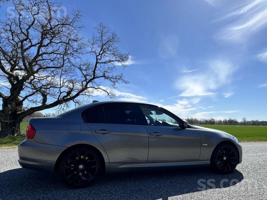 Pelēks BMW 320 2011 Ogre, ar dzinēja tilpumu 2.00 L un nobraukumu 179 tūkst. km par 6990 €, foto 4 vietnē AUTOMOTO.COM.LV