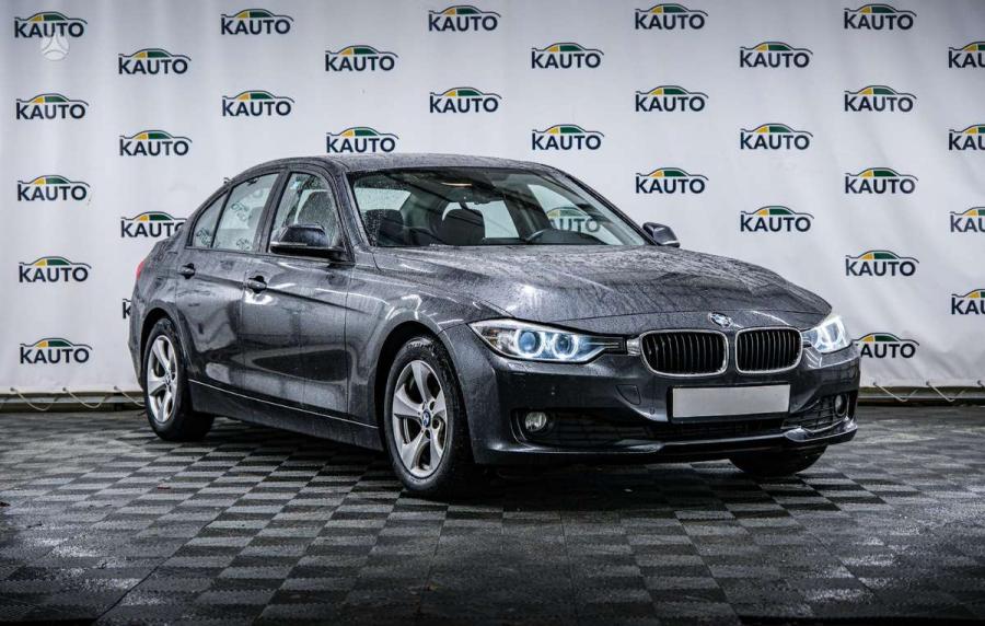 Pelēks BMW 320 2012 Kauņa, ar dzinēja tilpumu 2.00 L un nobraukumu 266 tūkst. km par 7990 €, foto 2 vietnē AUTOMOTO.COM.LV