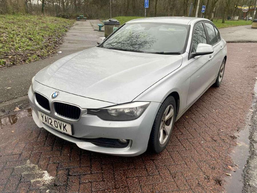 Grey BMW 320 2012 in Panevezys, with an engine capacity of 2.00 L and mileage of 240 thousand km for 2800 €, photo 3 on AUTOMOTO.COM.LV