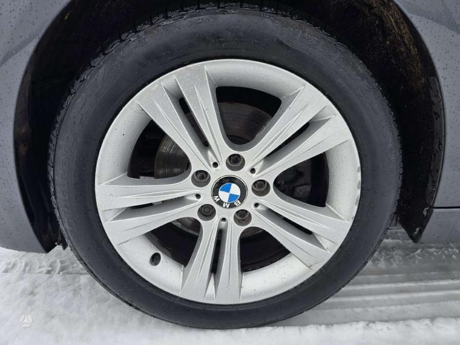 Pelēks BMW 320 2012 Marijampole, ar dzinēja tilpumu 2.00 L un nobraukumu 259 tūkst. km par 7400 €, foto 9 vietnē AUTOMOTO.COM.LV