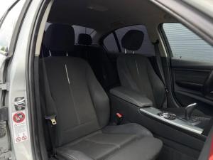 Pelēks BMW 320 2012 Rīga, ar dzinēja tilpumu 2.00 L un nobraukumu 311 tūkst. km par 6850 €, foto 11 vietnē AUTOMOTO.COM.LV