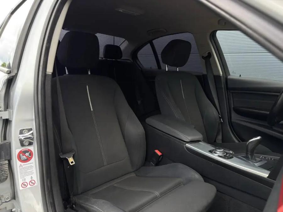 Pelēks BMW 320 2012 Rīga, ar dzinēja tilpumu 2.00 L un nobraukumu 311 tūkst. km par 6850 €, foto 11 vietnē AUTOMOTO.COM.LV