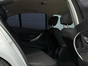 Pelēks BMW 320 2012 Rīga, ar dzinēja tilpumu 2.00 L un nobraukumu 311 tūkst. km par 6850 €, foto 12 vietnē AUTOMOTO.COM.LV