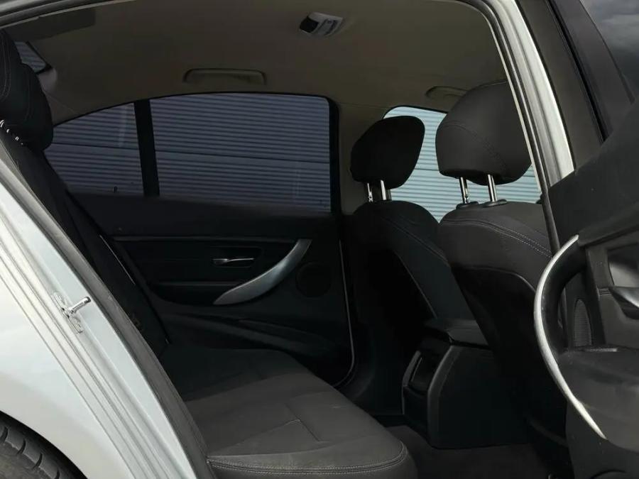 Pelēks BMW 320 2012 Rīga, ar dzinēja tilpumu 2.00 L un nobraukumu 311 tūkst. km par 6850 €, foto 12 vietnē AUTOMOTO.COM.LV