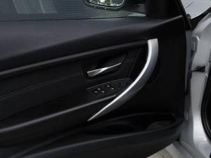 Pelēks BMW 320 2012 Rīga, ar dzinēja tilpumu 2.00 L un nobraukumu 311 tūkst. km par 6850 €, foto 13 vietnē AUTOMOTO.COM.LV