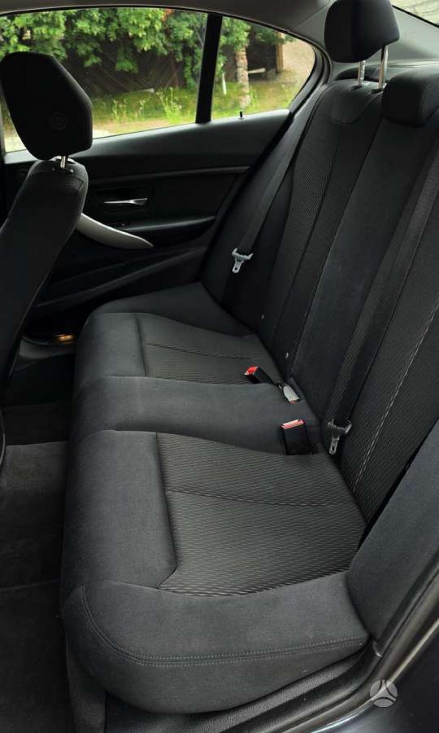 Pelēks BMW 320 2012 Raseiniai, ar dzinēja tilpumu 2.00 L un nobraukumu 245 tūkst. km par 6750 €, foto 20 vietnē AUTOMOTO.COM.LV
