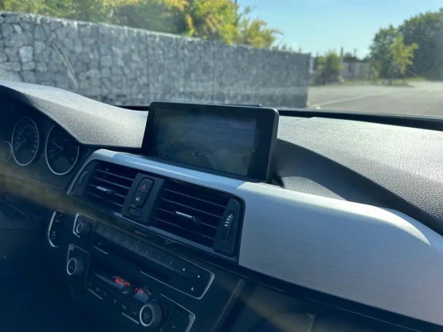 Pelēks BMW 320 2012 Rēzekne, ar dzinēja tilpumu 2.00 L un nobraukumu 266 tūkst. km par 8200 €, foto 16 vietnē AUTOMOTO.COM.LV
