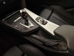 Pelēks BMW 320 2012 Marijampole, ar dzinēja tilpumu 2.00 L un nobraukumu 315 tūkst. km par 9450 €, foto 5 vietnē AUTOMOTO.COM.LV