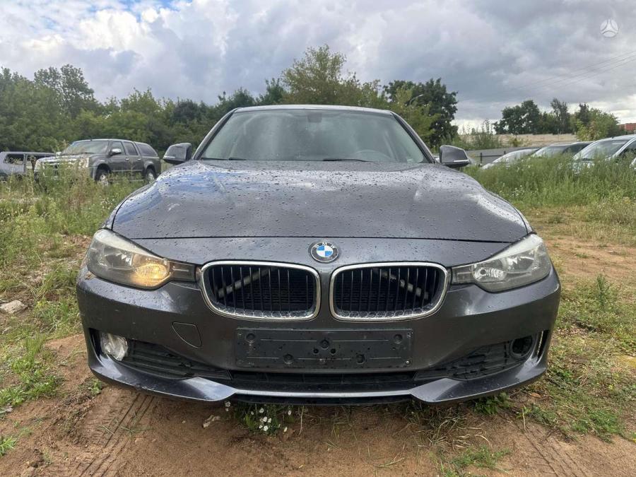 Pelēks BMW 320 2012 Šauļi, ar dzinēja tilpumu 2.00 L un nobraukumu 270 tūkst. km par 5800 €, foto 3 vietnē AUTOMOTO.COM.LV